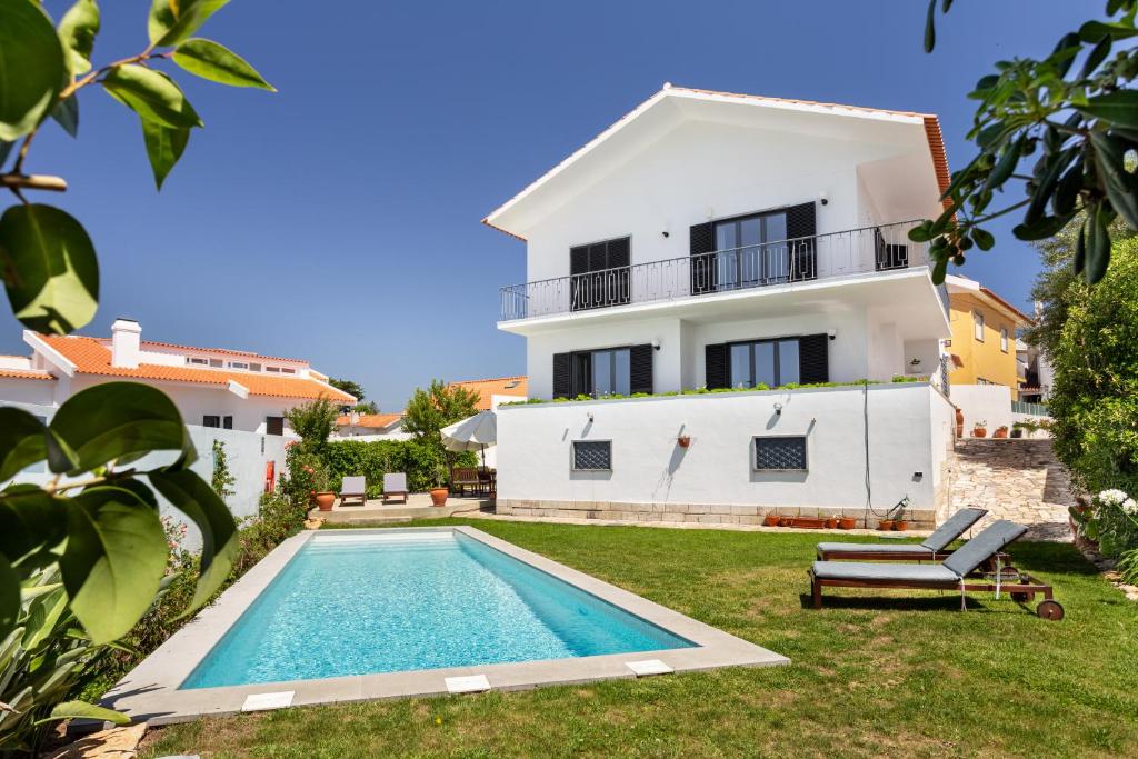 Altido Superb Villa With Pool Terrace Garden And Bbq Parede