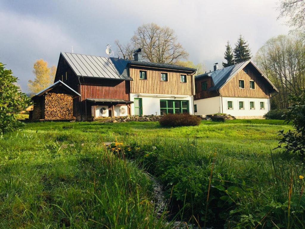 Chata Rozhlas, Železná Ruda (updated prices 2026)