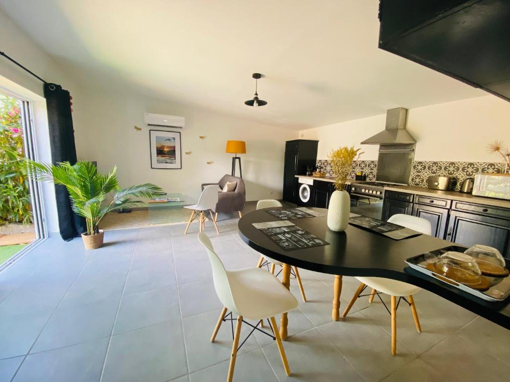 Maison de 55M2 individuelle avec jacuzzi en plein coeur de Porto ...