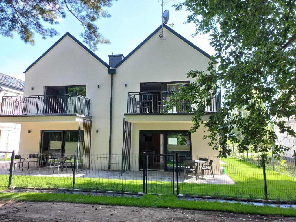 Apartamenty w sam las by KLIF Ustka - apartament na parterze z tarasem ...