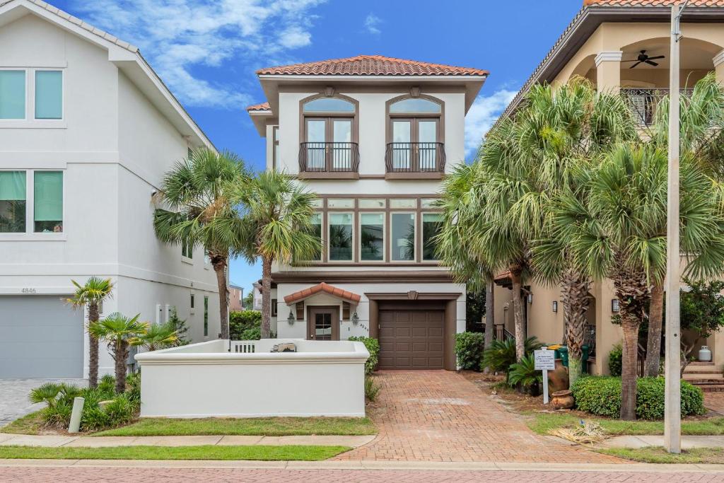 "Da" Beach House, Destin (updated prices 2026)