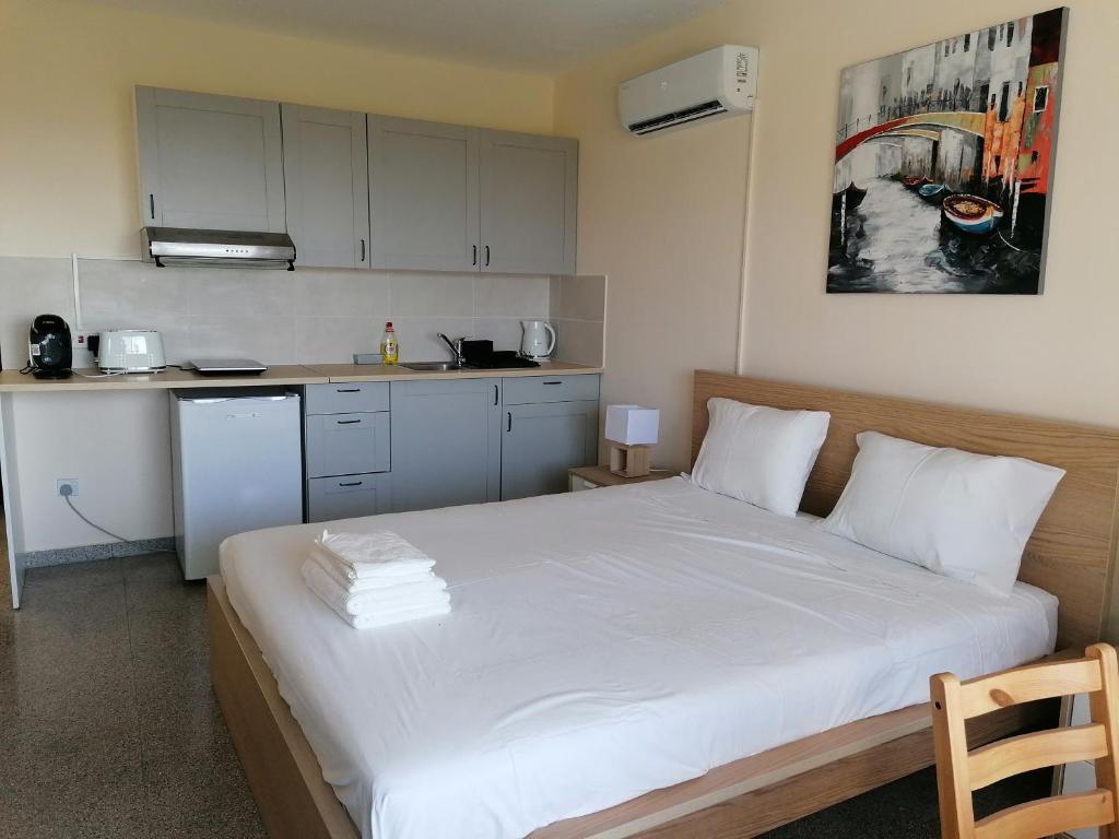 Pissouri Image, Pissouri (updated prices 2024)