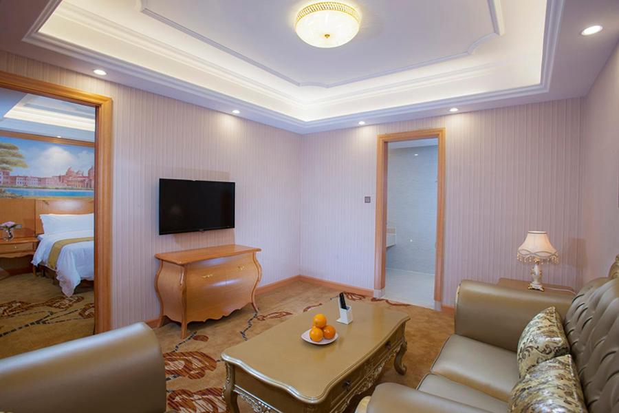 Vienna International Hotel Puning International Commodity City, Puning ...