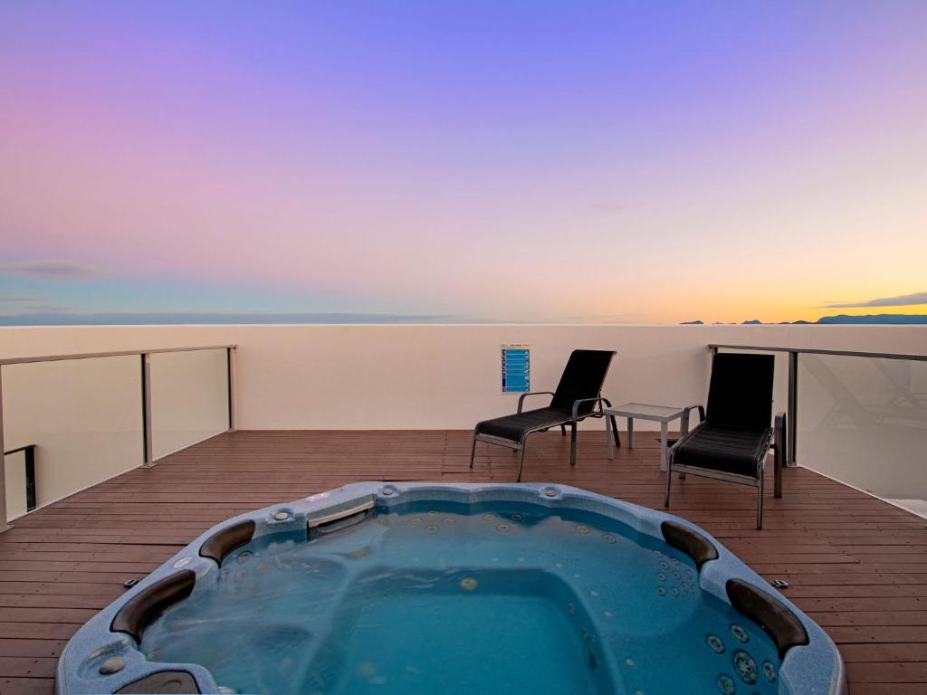 Private Rooftop Spa Penthouse Apartment Sierra Grand Coasthm Gold
