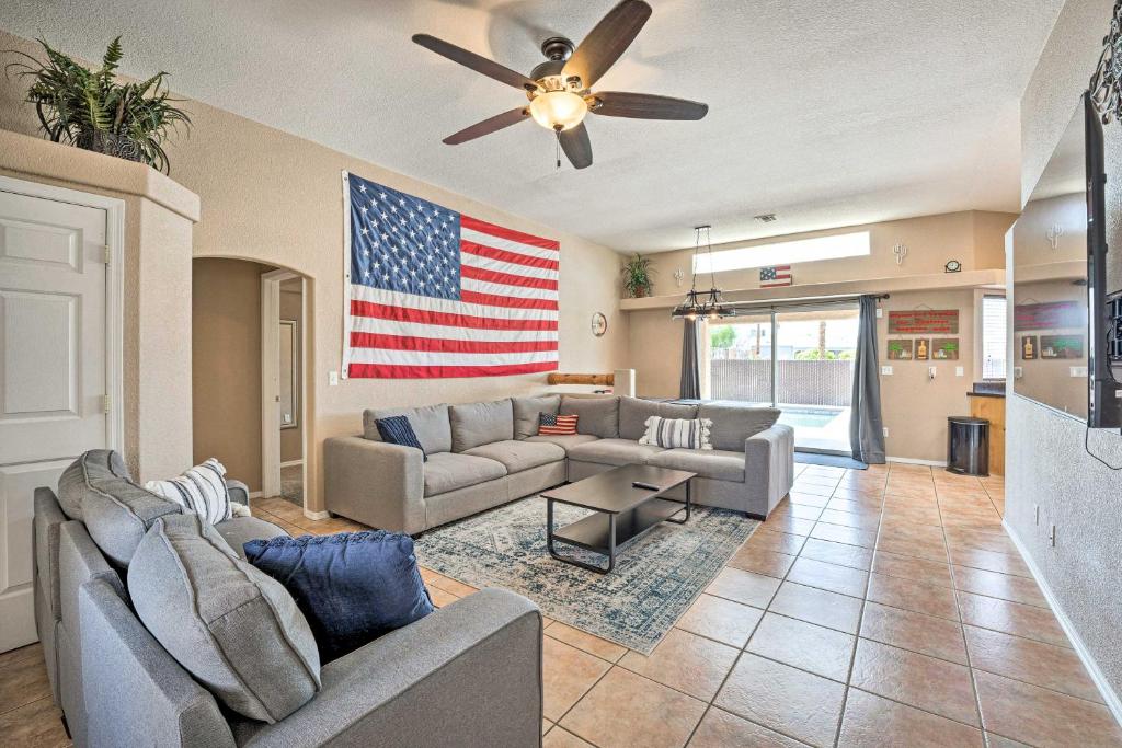 Southwest Escape With Grill, 3 Miles To Lake Havasu! - Lake Havasu City, AZ