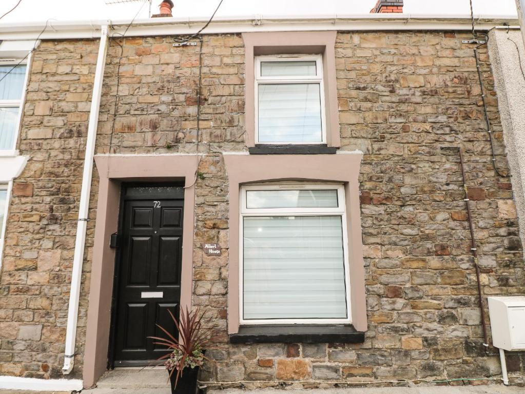 Albert House, Ammanford (updated prices 2026)