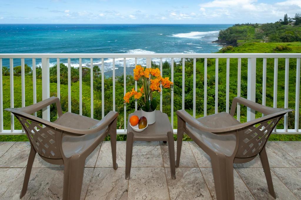 Alii Kai 4303 - Oceanfront Views And Top Floor - Watch For Whales! - Hanalei, HI