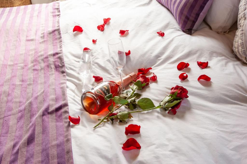 Honeymoon Suites Strand Helderberg, Cape Town (updated prices 2025)