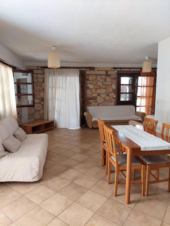 ELPIDA STONE HOUSE, Psakoudia (updated prices 2025)