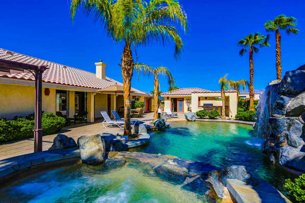 Cool Houses With Pools And Slides