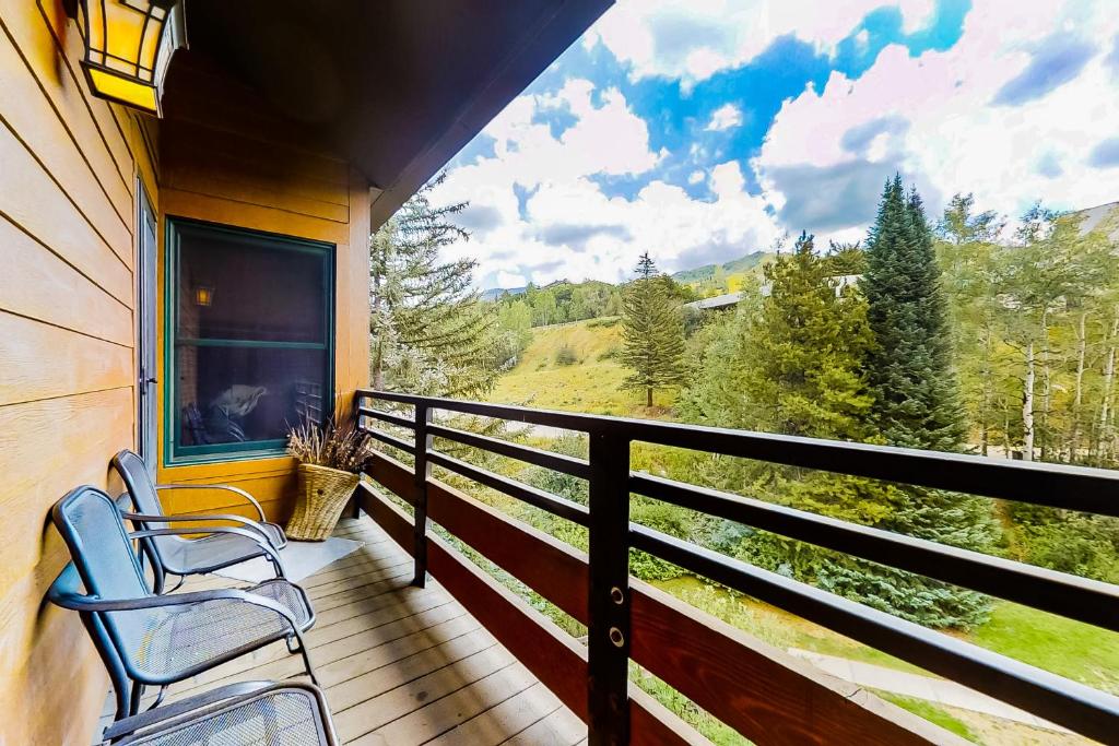 Perfect Ski Condo W/ Shared Hot Tubs & Firepit - Walk To The Base Area & Trails - Steamboat Springs, CO