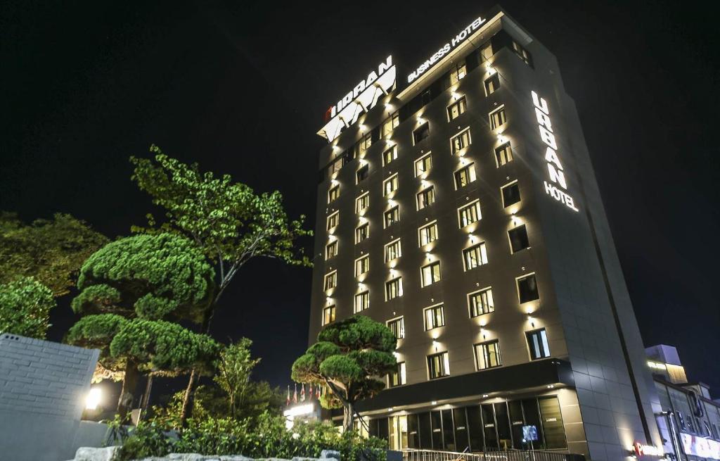 Urban Hotel - Mokpo