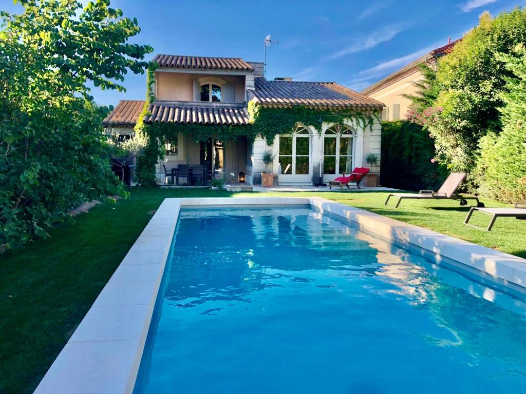 Villa Standing En Centre Ville ; 5* Au Calme - Saint-Rémy-de-Provence