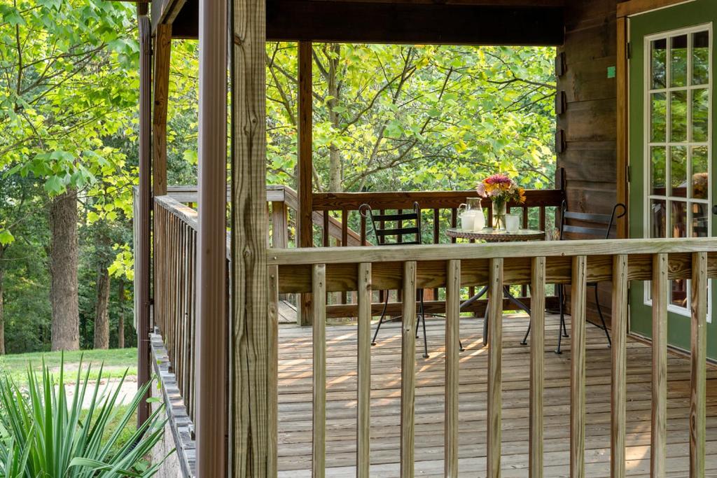 Engadine Inn and Cabins, Candler (updated prices 2025)