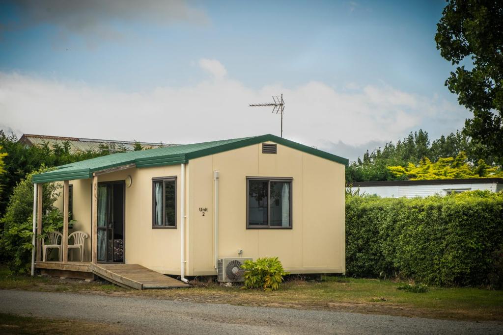 Rangiora Eco Holiday Park, Fernside (updated prices 2025)