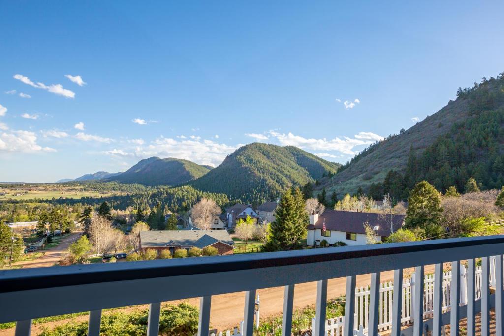 Dream Location- Mountain Views, Reservoir Trails, Small Town, Close To Usafa - Colorado Renaissance Festival