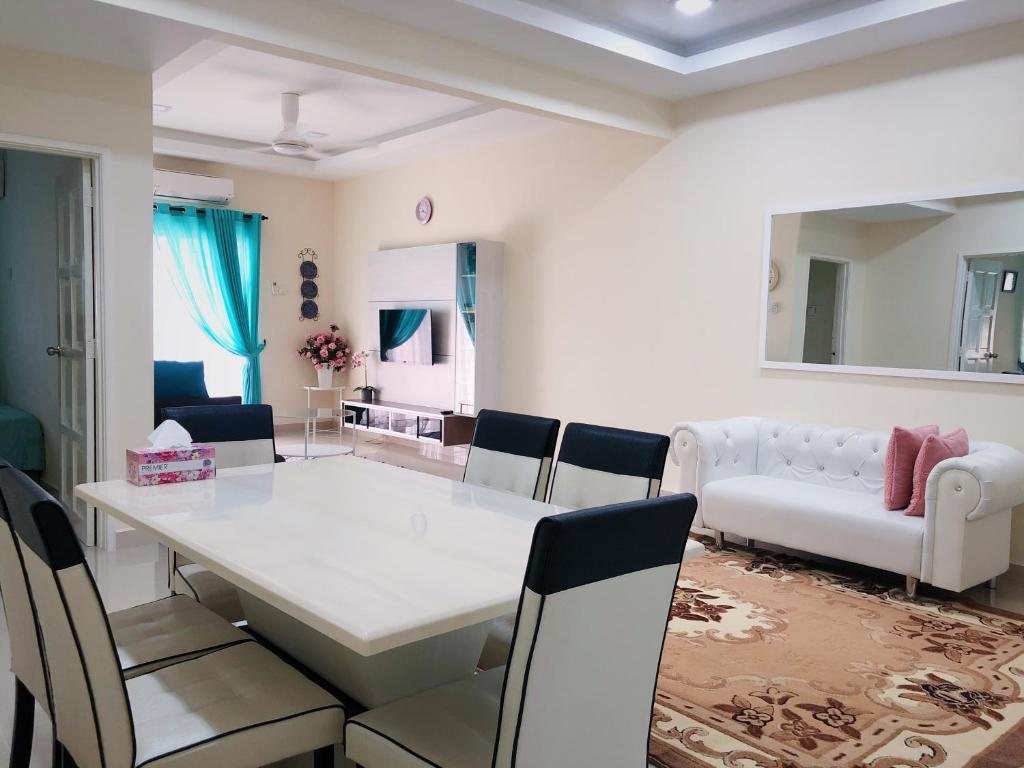 Homestay Farah Tiara Duta Kondominium Ampang Selangor, Ampang ...