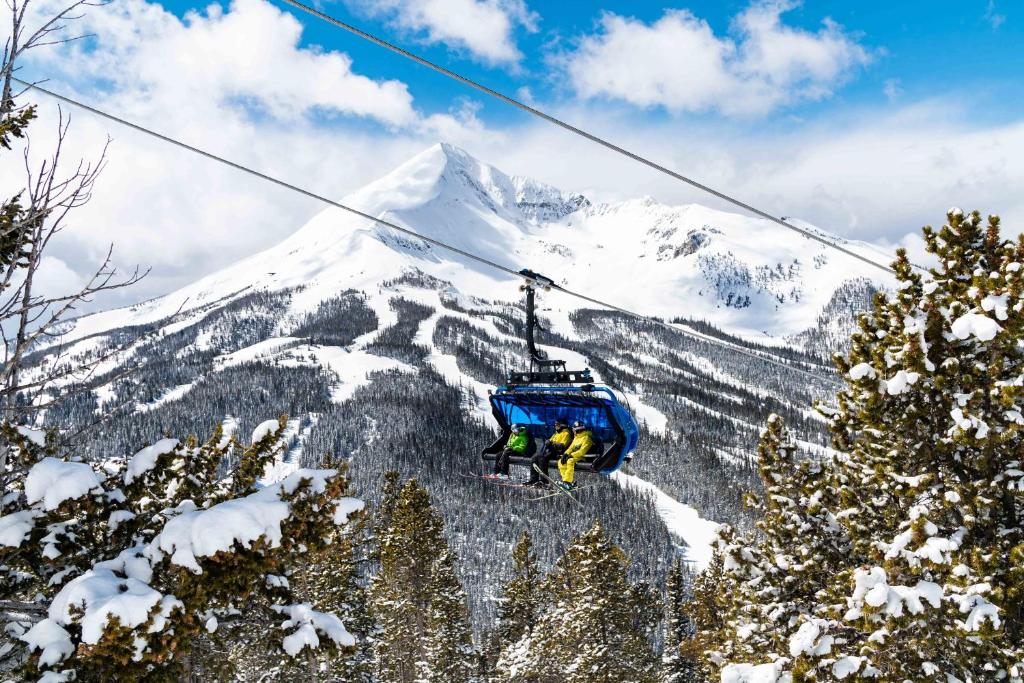 Summit Hotel at Big Sky Resort, Big Sky (updated prices 2025)