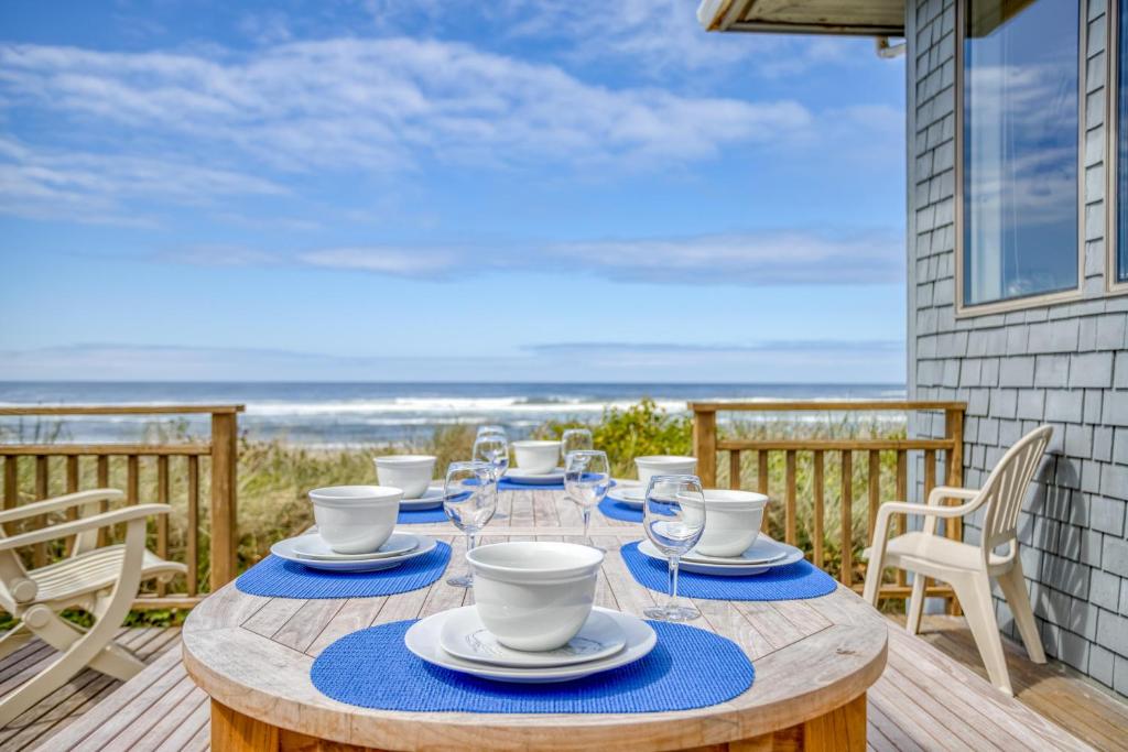 Oceanfront Retreat - Meredith Lodging, Neskowin (updated prices 2025)
