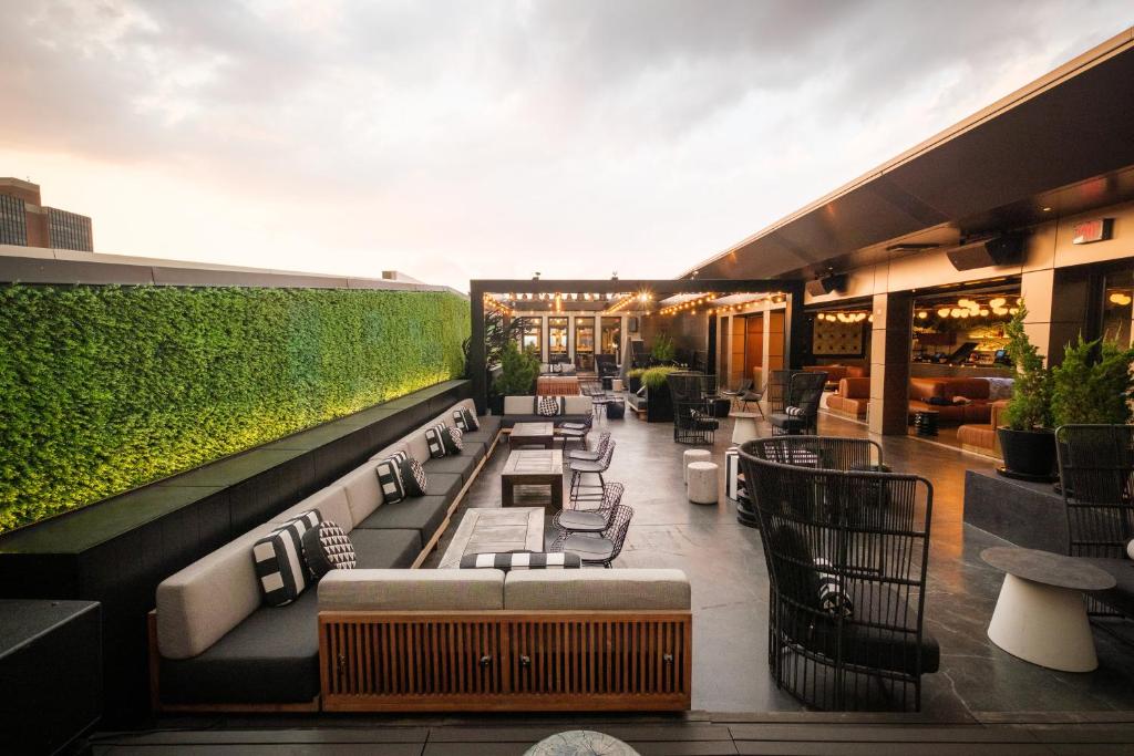 Kimpton Hotel Monaco Philadelphia by IHG, Philadelphia (updated prices ...