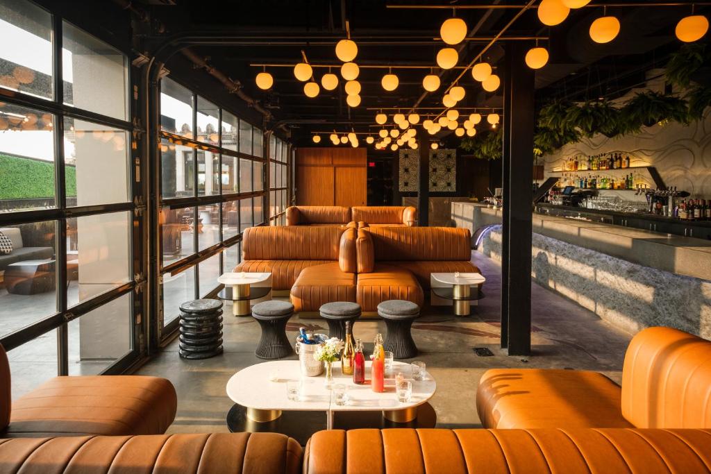 Kimpton Hotel Monaco Philadelphia by IHG, Philadelphia (updated prices ...