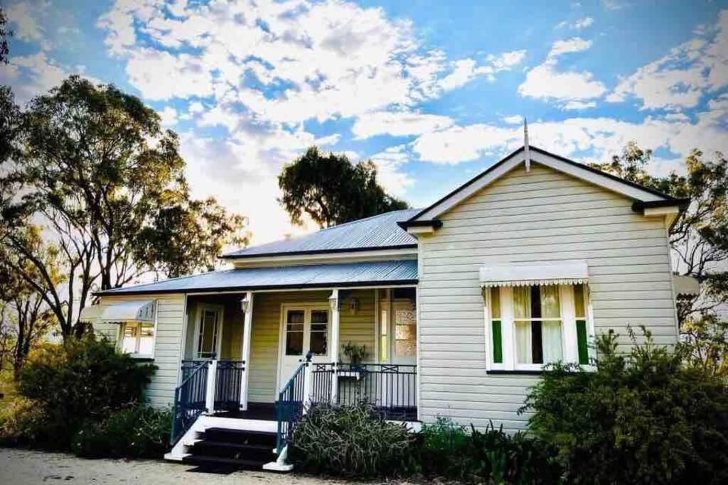 Montrose Farm Stay - Charming 2 bedroom cottage - SuiteTrails