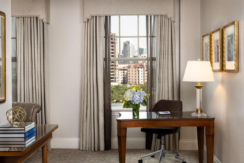 Warwick Melrose Hotel, Dallas (updated prices 2025)