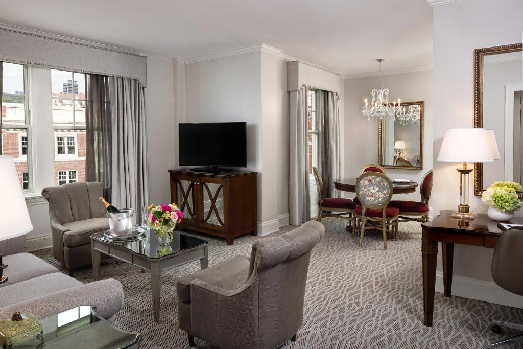 Warwick Melrose Hotel, Dallas (updated prices 2025)