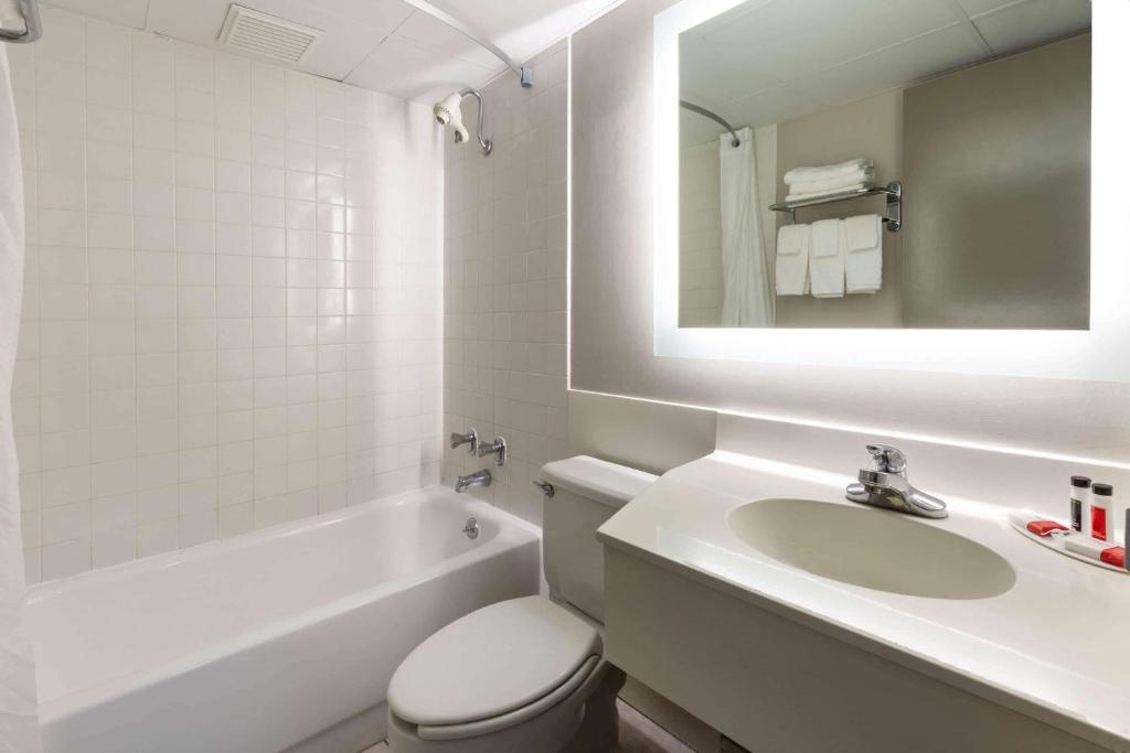 Days Inn by Wyndham Sandusky Cedar Point, Sandusky (updated prices 2025)