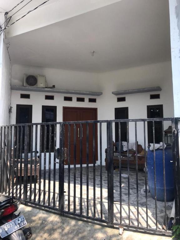 Lägenhet RUMAH CLUSTER GREEN ROYAL SETU NEW BUILDING FULLY FURNISHED ...