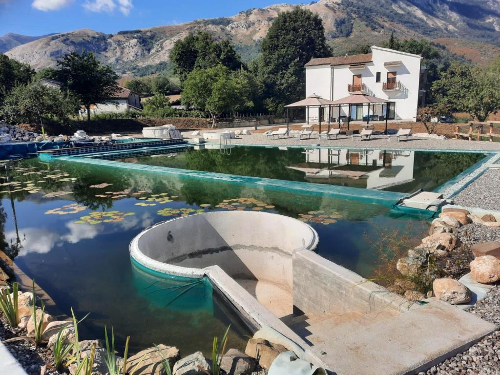 Travel guide San Rufo, Italy - Where to Sleep & Things to Do