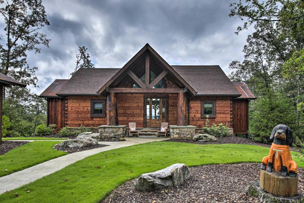 Luxury Mineral Bluff Cabin with Views and Hot Tub!, Mineral Bluff ...