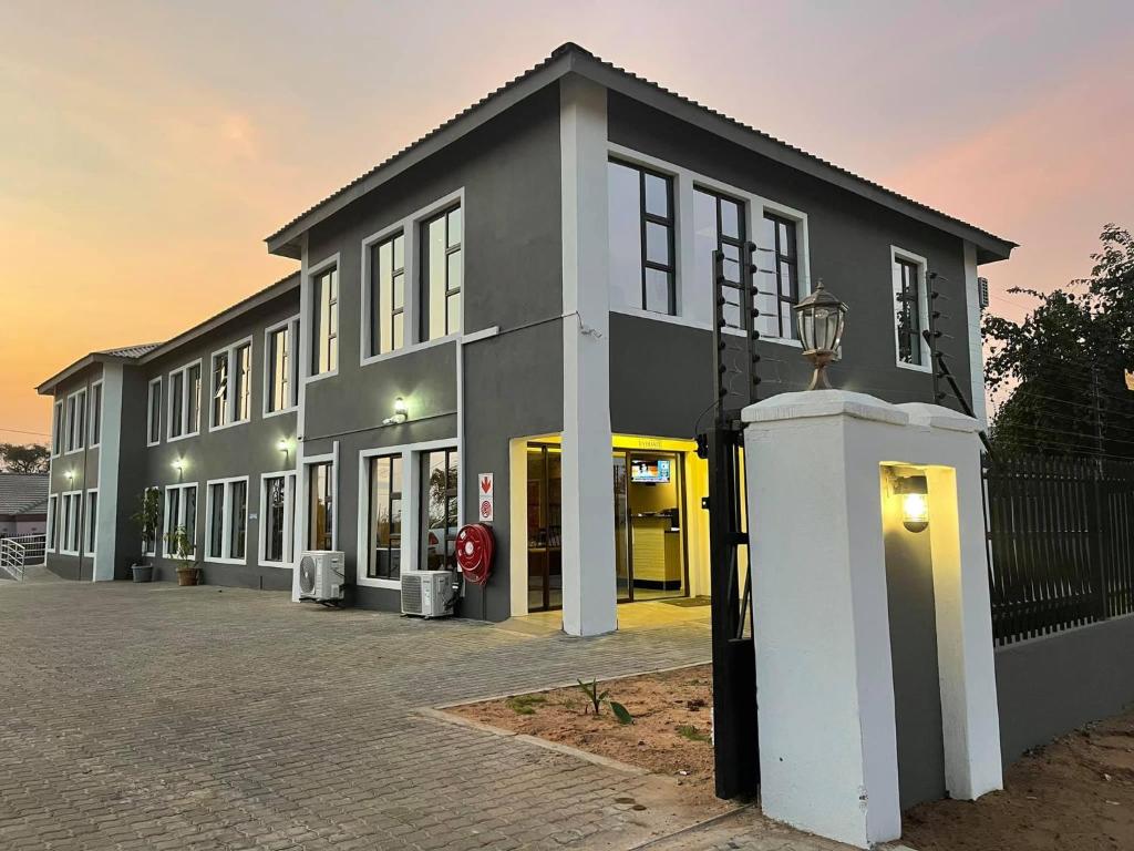 Starlight Inn, Kasane (updated prices 2026)