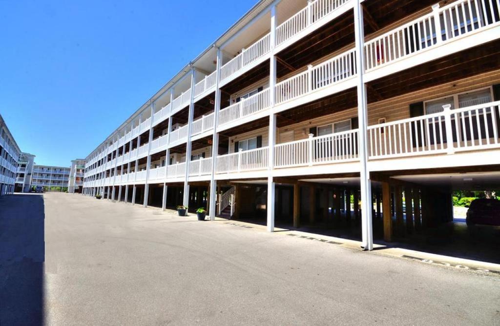 Ocean Walk 8103-Aqua Escape, Oak Island (updated prices 2026)