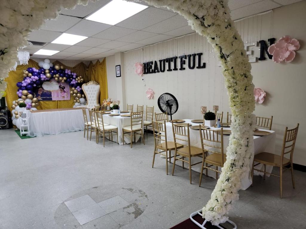 Campingplatz Beautiful Eden Events Center & Party Hall (USA Houston ...