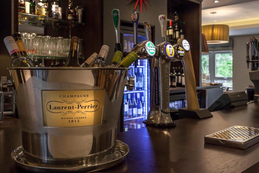 Best Western Plus Pinewood Manchester Airport-Wilmslow Hotel, Handforth ...