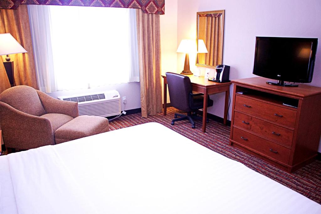 Holiday Inn Express Hotel & Suites Pierre-Fort Pierre by IHG, Fort ...