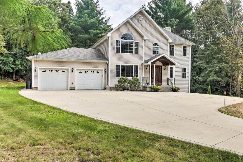 Granby Home with Deck Less Than half Mi to Aldrich Lake!, Granby ...
