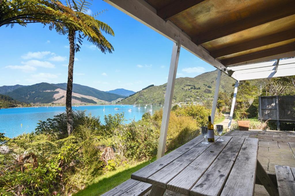 Scenic Serenity - Anakiwa Holiday Home, Anakiwa (updated prices 2026)