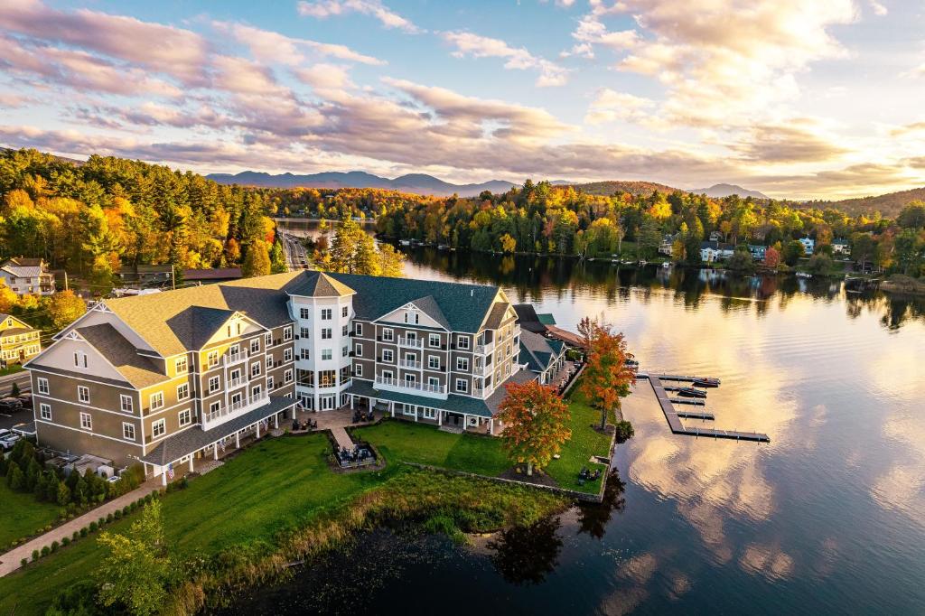 voco Saranac Lake NY - Waterfront by IHG, Saranac Lake (updated prices ...