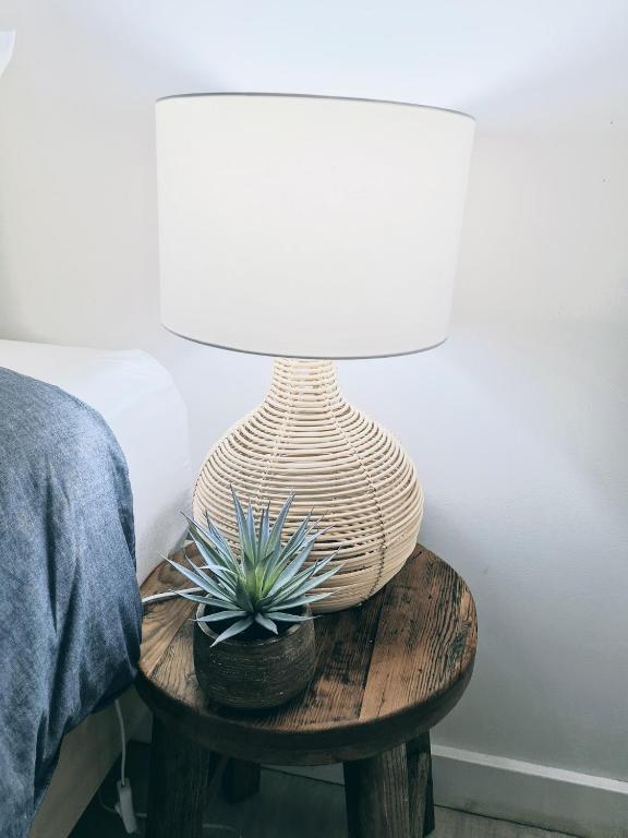 Rock Davis Luxury Beachouse - 100mtrs to Beach, Patonga (updated prices ...