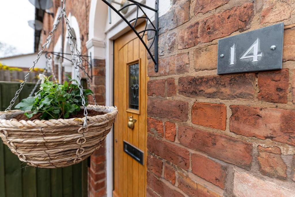 Besford Square, Shrewsbury Town, Shrewsbury (updated prices 2026)