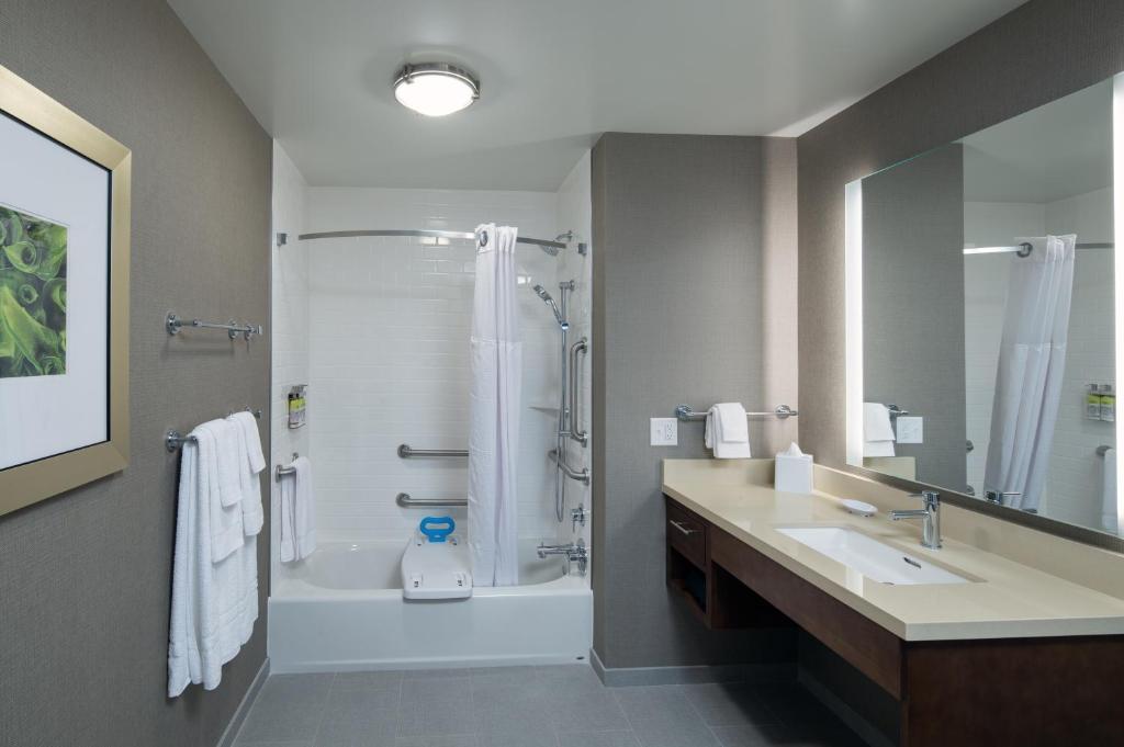 Staybridge Suites - Phoenix – Biltmore Area by IHG, Phoenix (updated ...