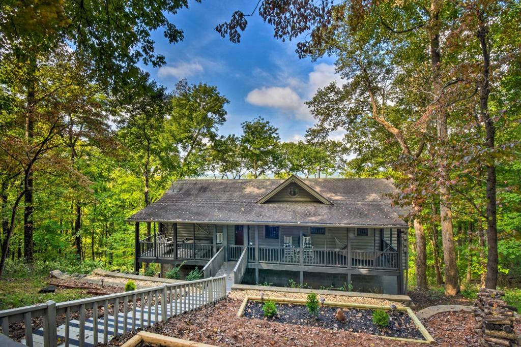 Holiday home Bent Tree Cabin with Mountain and Lake Views!, Jasper, USA ...