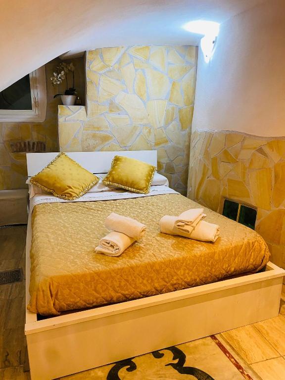 Ancient Roman Bed