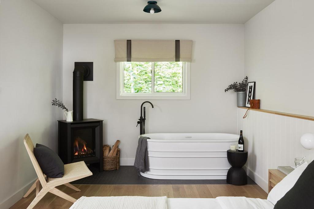 Somewhere Inn Calabogie, Calabogie (updated prices 2025)