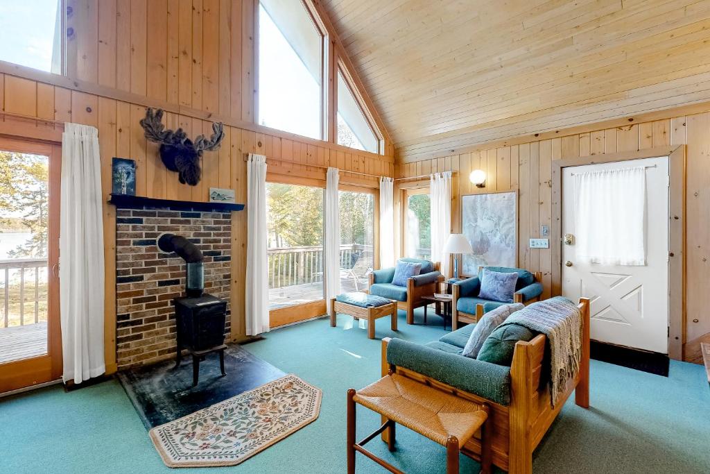 Rogers Rock, Hancock – Updated 2023 Prices