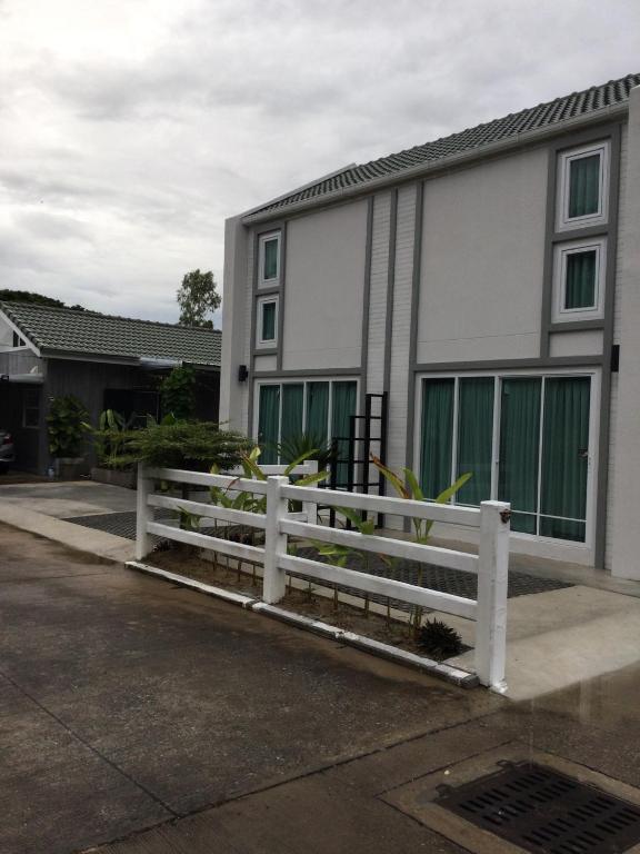 Sealoft,Pattaya, Bang Lamung (updated prices 2025)
