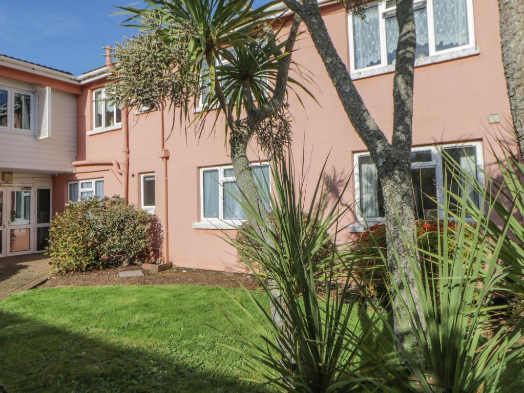 19 New Esplanade Court, Paignton – Updated 2022 Prices