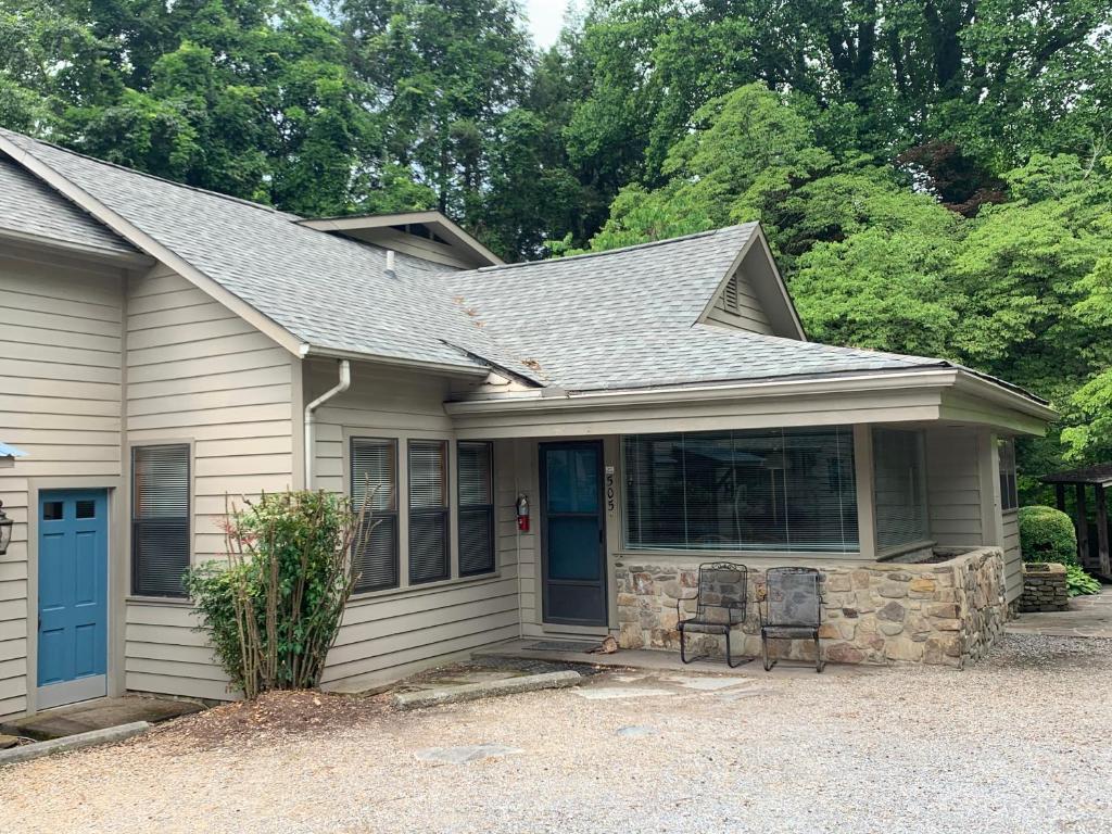 Carr's Northside Hotel and Cottages, Gatlinburg (updated prices 2025)